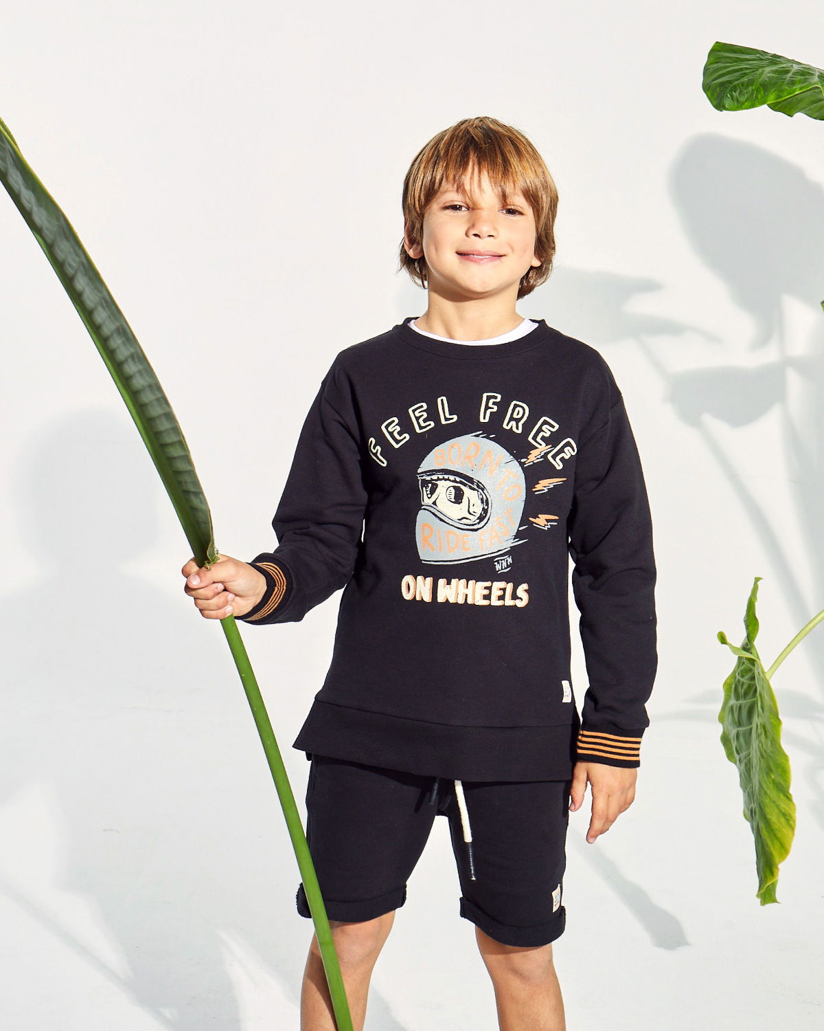 Buzo Boty Boys Negro. Ropa para niños en Wanama Kids